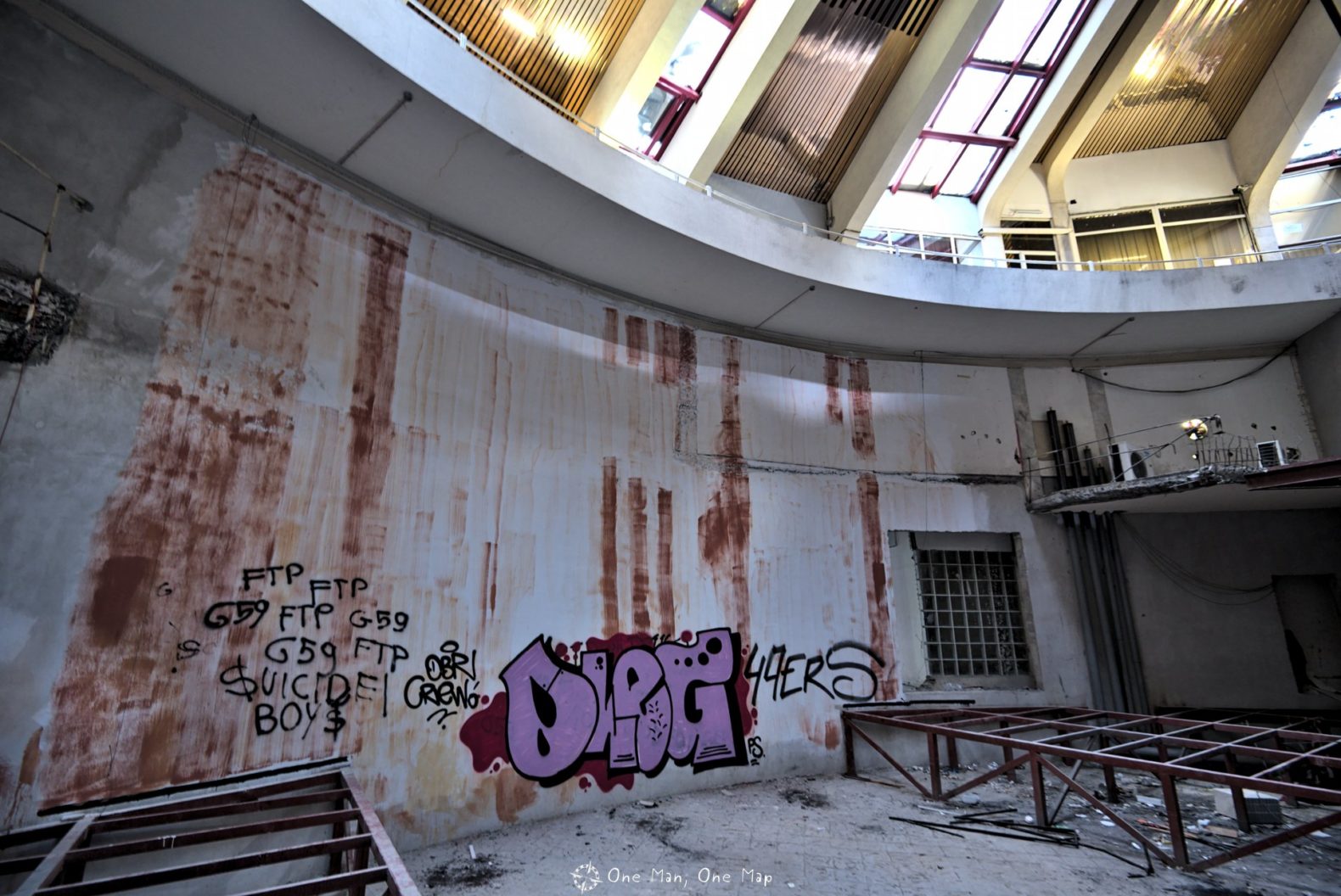 A pyramid for the dictator | One Man, One Map